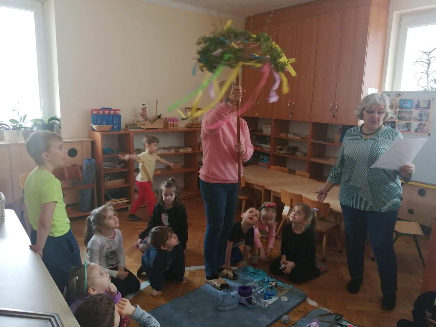 Pierwszy dzień wiosny w grupie VI – Przedszkole Montessori ...